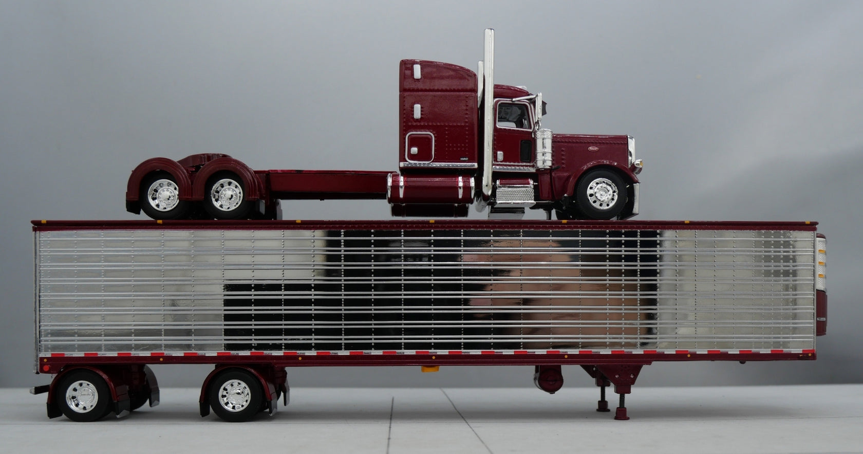 60-1734 Maroon Red Chrome 1/64 DCP Peterbilt 389 w/ Utility Refrigerat ...