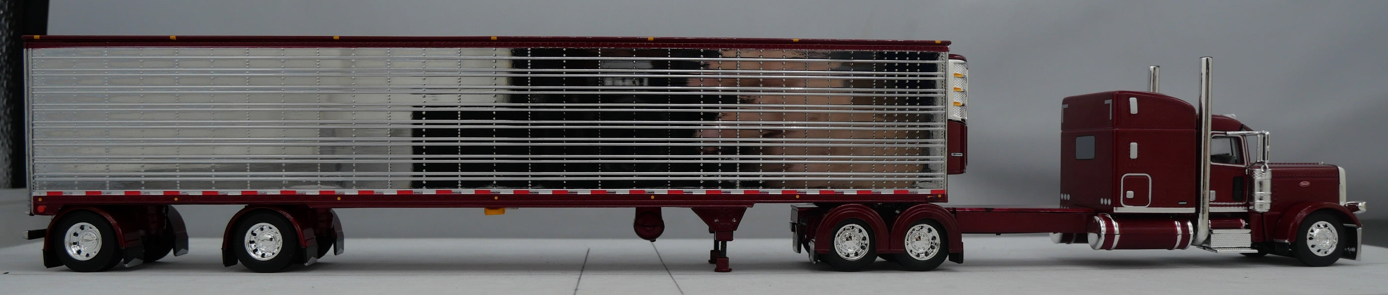 60-1734 Maroon Red Chrome 1/64 DCP Peterbilt 389 w/ Utility Refrigerat ...