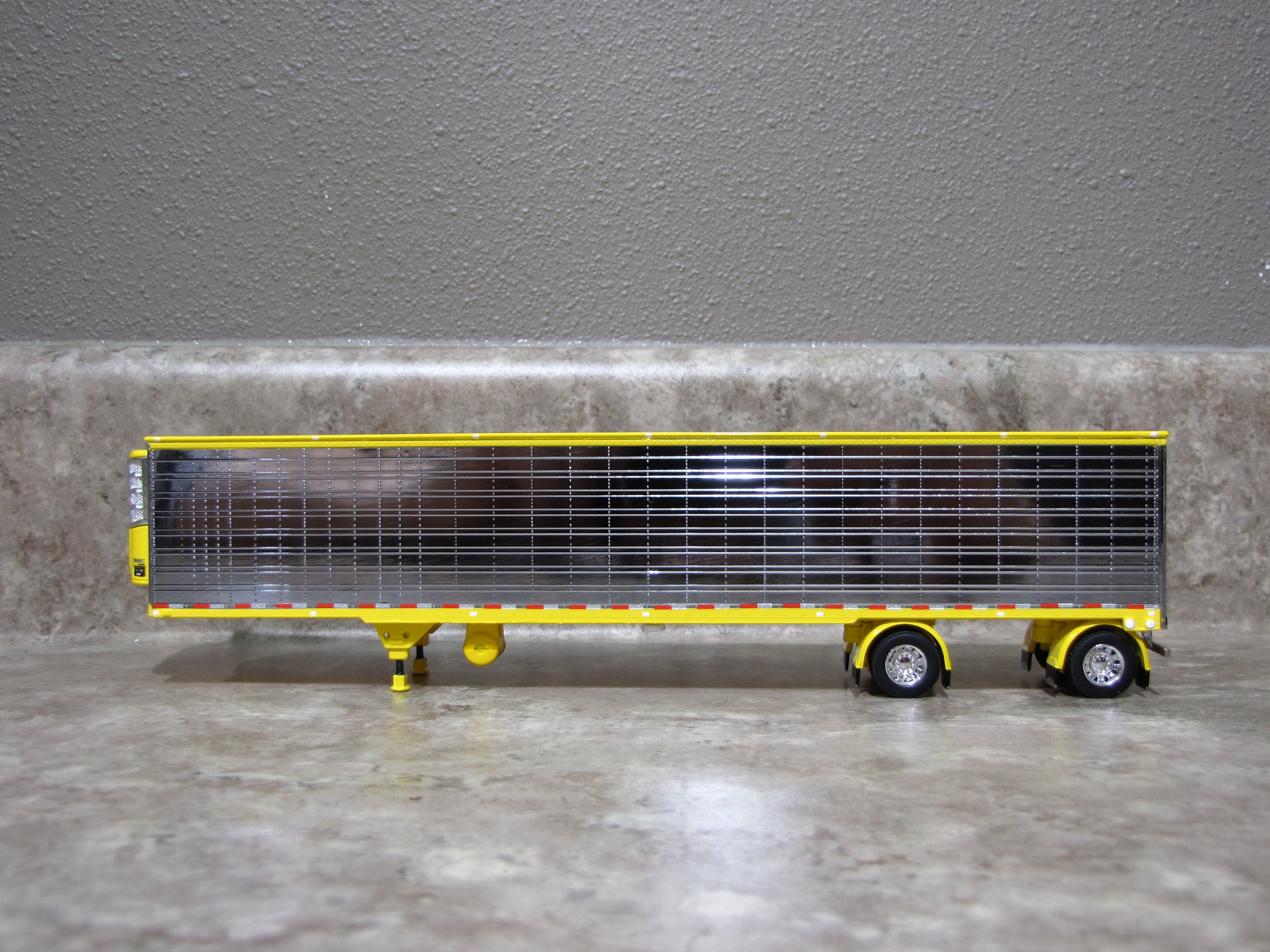 TRL 1733 Chrome Yellow Utility Refrigerated Spread Axle Trailer – JW ...