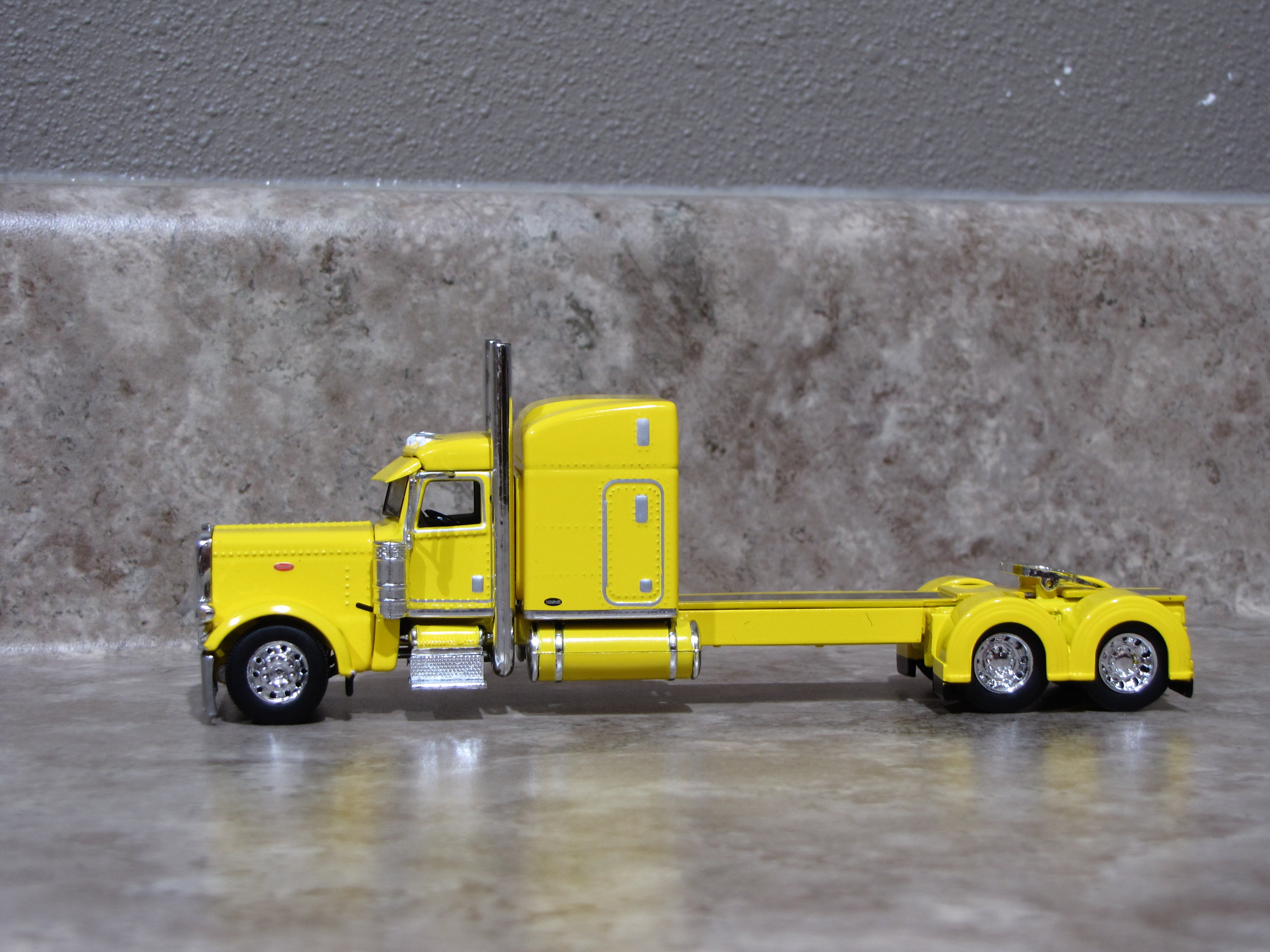CAB 1733 Yellow 389 Peterbilt Semi Truck – JW Toy Trucks