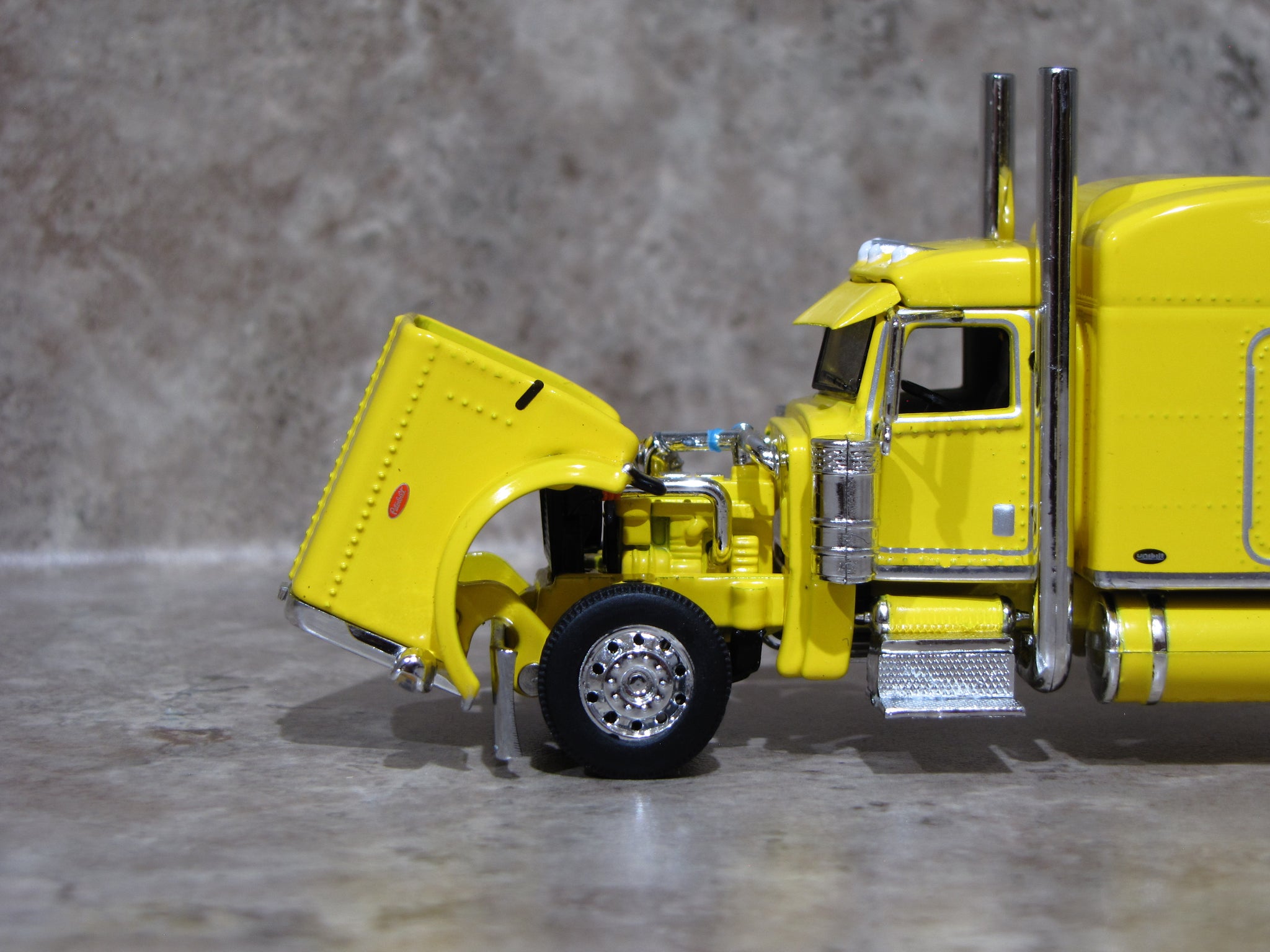 CAB 1733 Yellow 389 Peterbilt Semi Truck – JW Toy Trucks