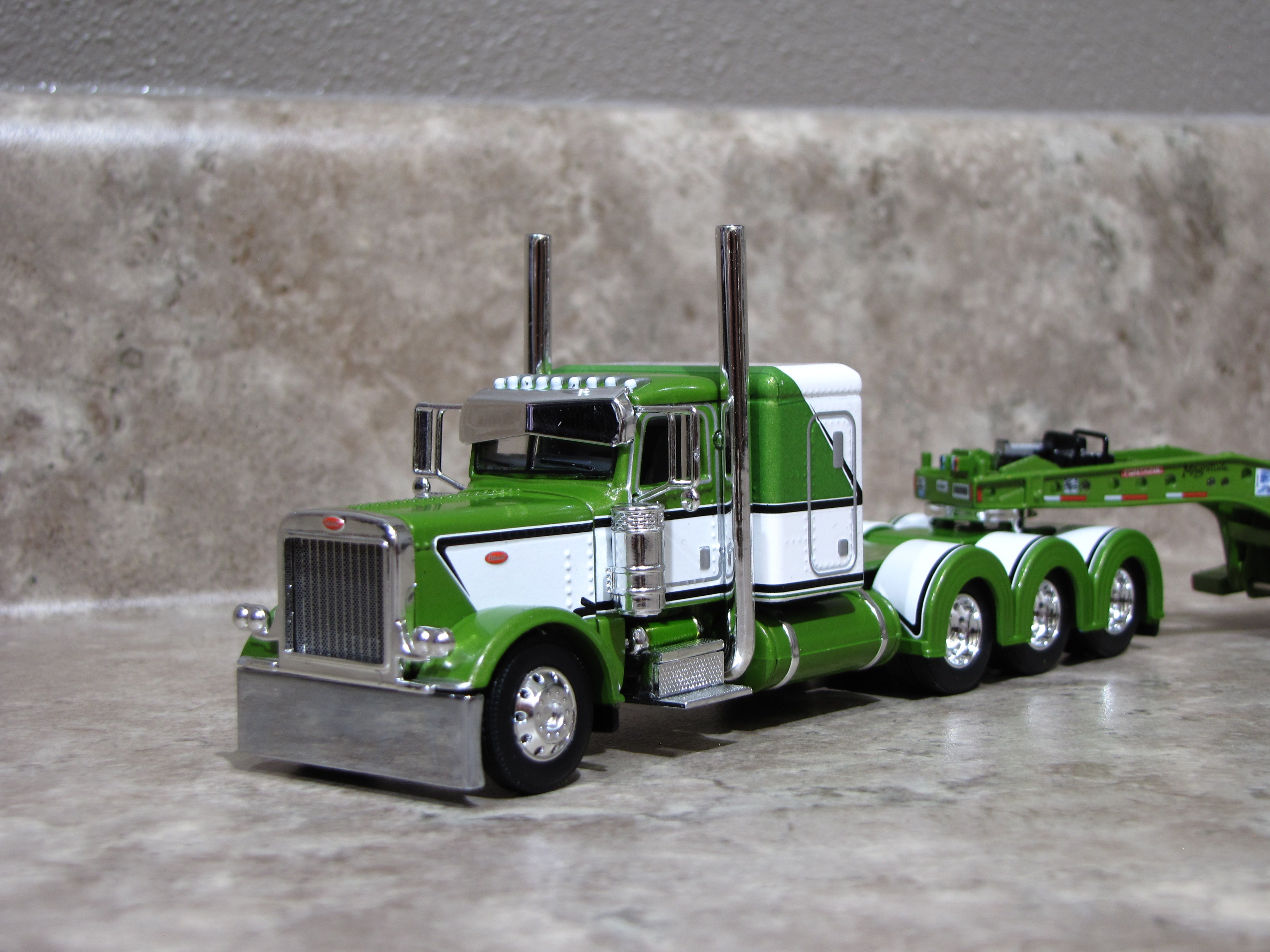 DCP #60-1973 Metallic Green Peterbilt 389 W Lowboy Trailer – JW Toy Trucks