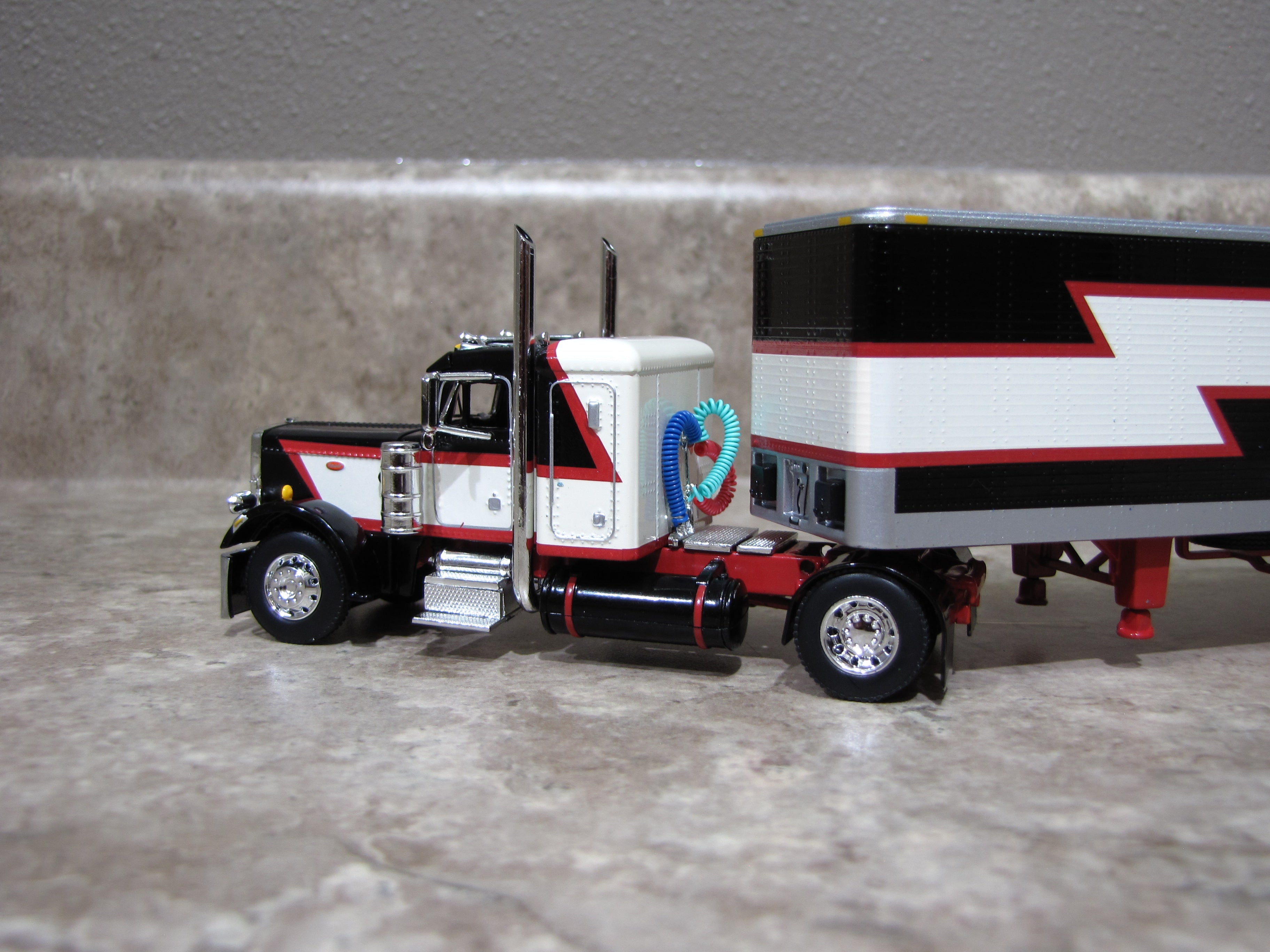 Peterbilt® Model 359 & 40' Vintage Trailer – JW Toy Trucks