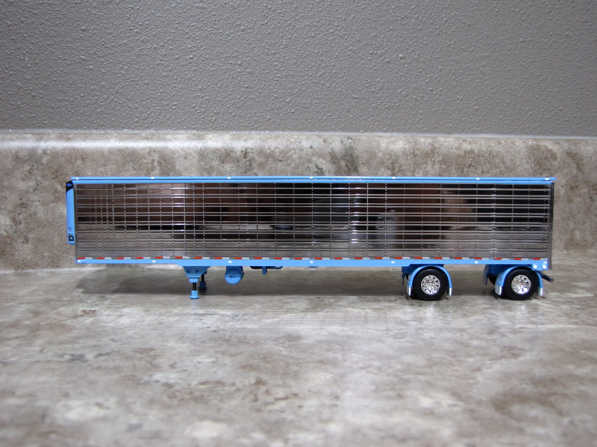 TRL 1322 Chrome Baby Blue Utility Refrigerated Spread Axle Trailer – JW ...