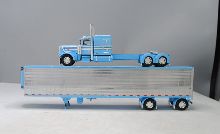 RETIRED #60-1322 1/64 Baby Blue Peterbilt 389 w/Reefer – JW Toy Trucks