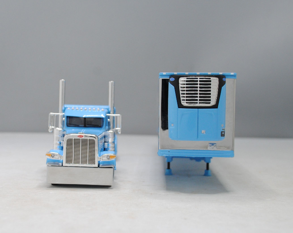 RETIRED #60-1322 1/64 Baby Blue Peterbilt 389 w/Reefer – JW Toy Trucks