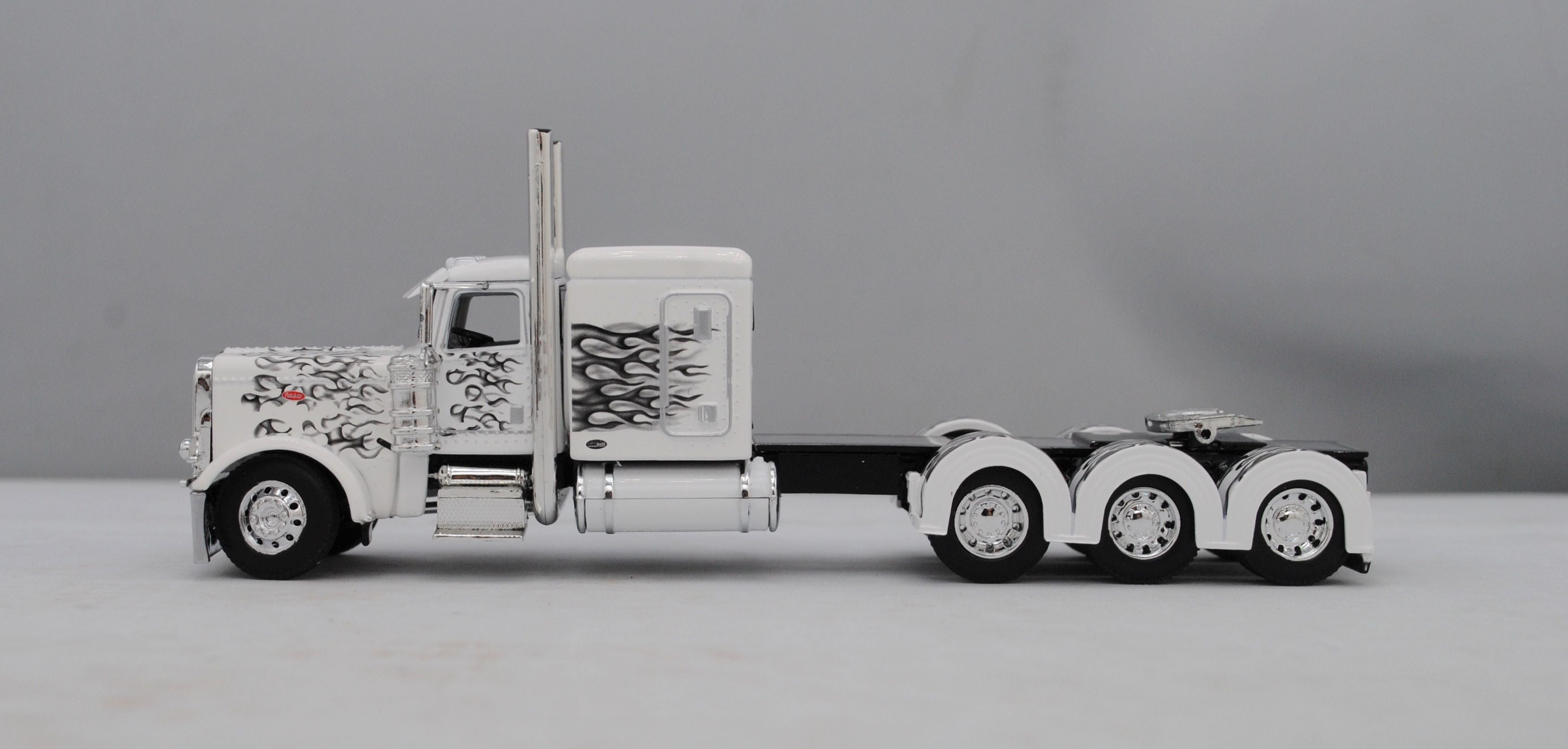 CAB 1476 White with Black Flames 389 Peterbilt Semi Truck – JW Toy Trucks