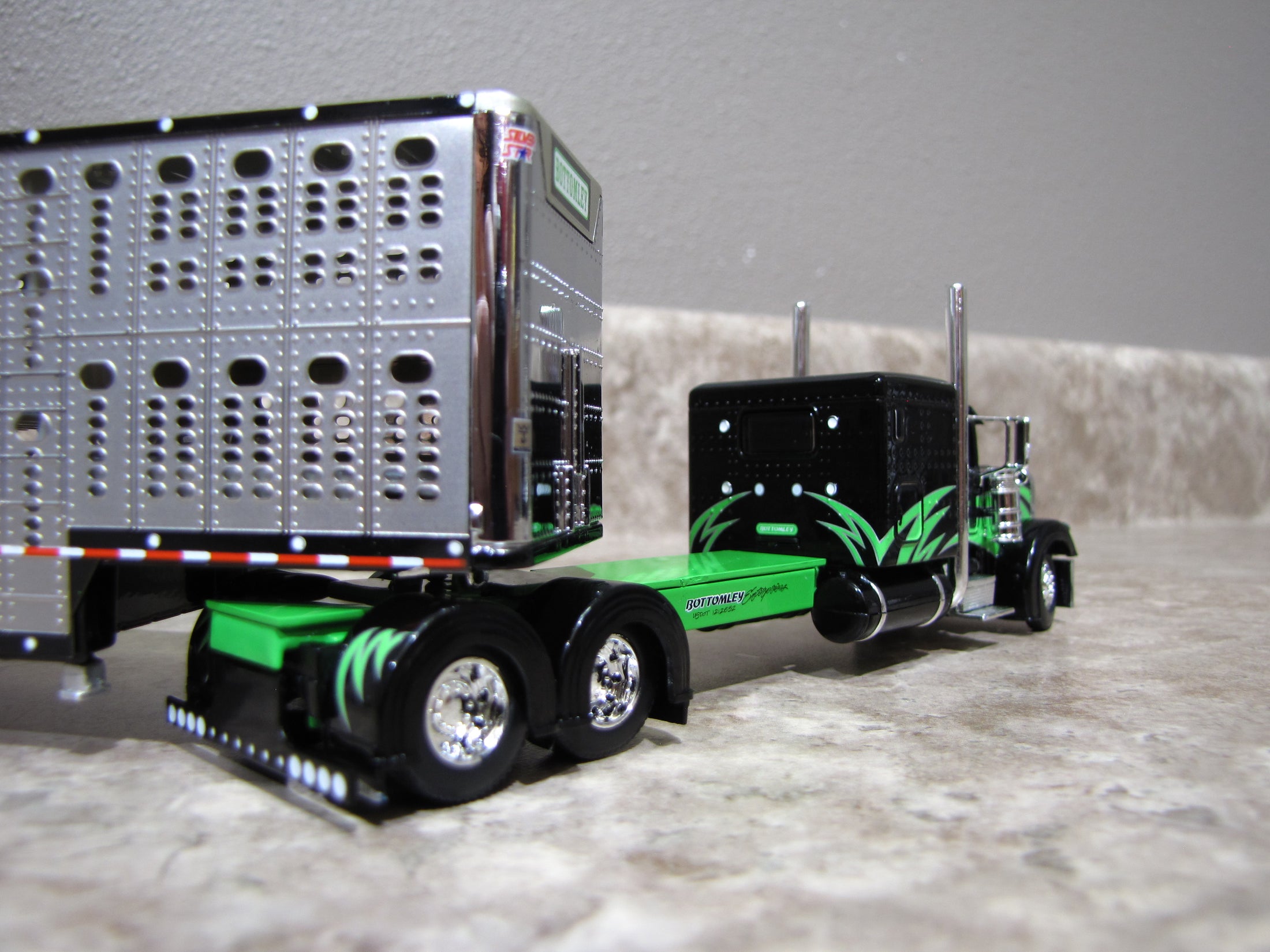 #60-1310 Big Daddy Bottomley Enterprises – JW Toy Trucks