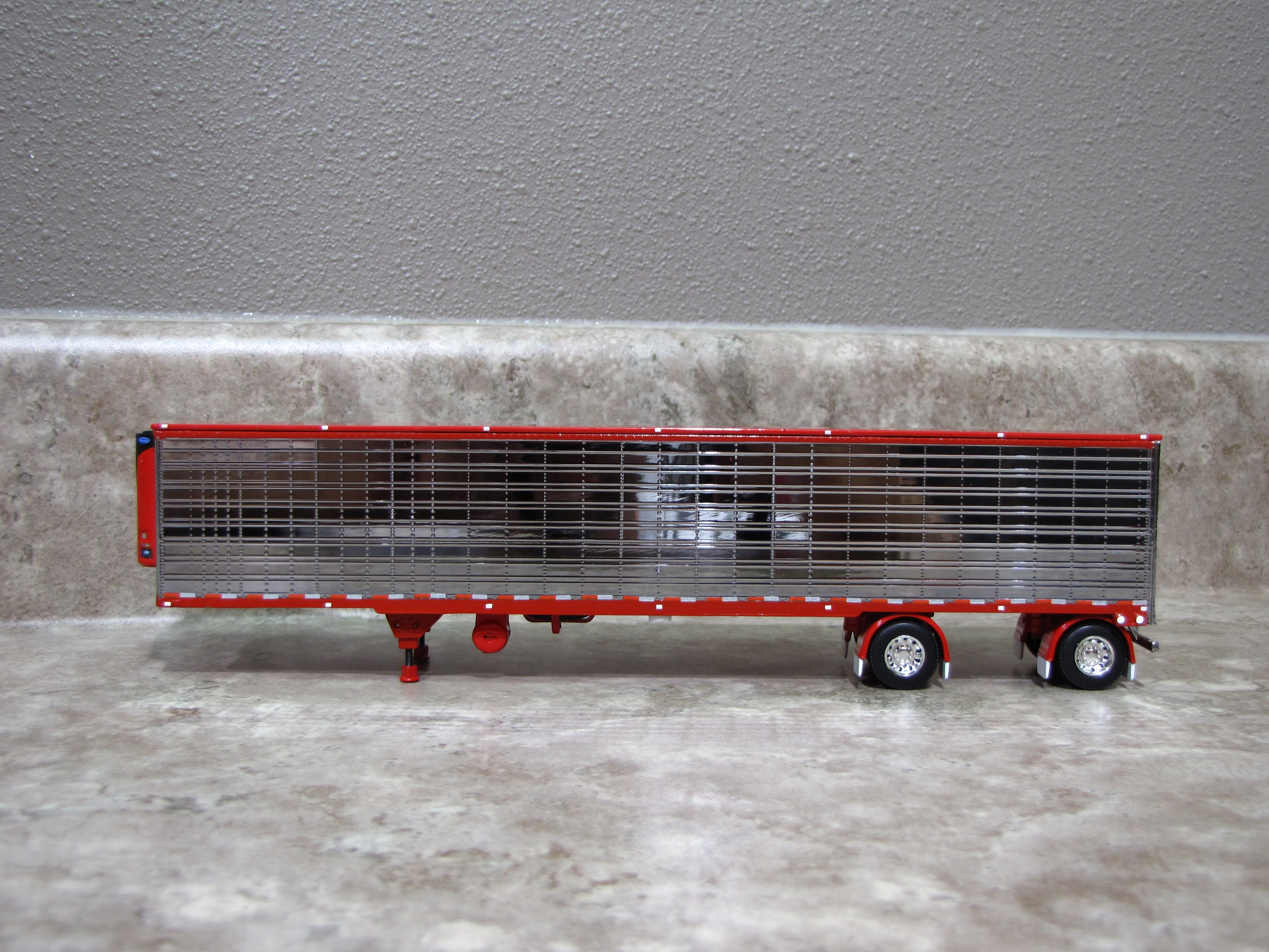 TRL 1324 Chrome Red Carrier Reefer Spread Axle Trailer – JW Toy Trucks